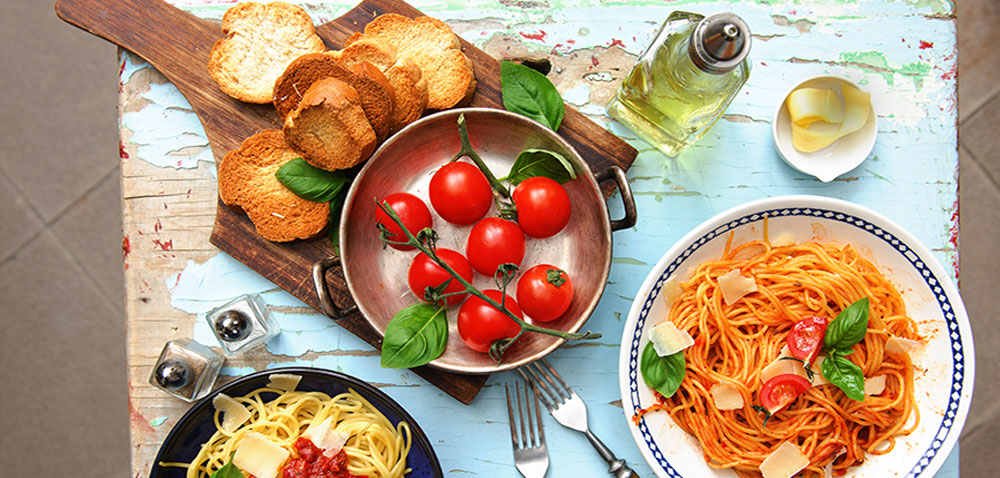 Italian etiquette at dinner - Beyond Toscano