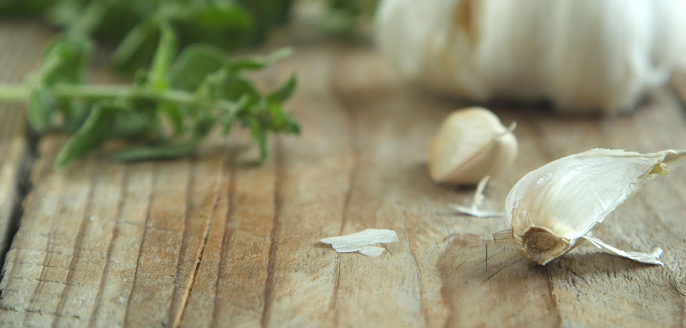 Italian kitchen staples - garlic - Beyond Toscano